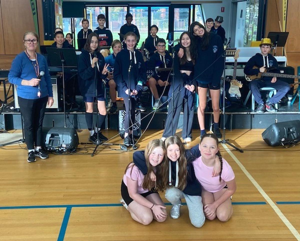 Inside Ivanhoe - Issue 19