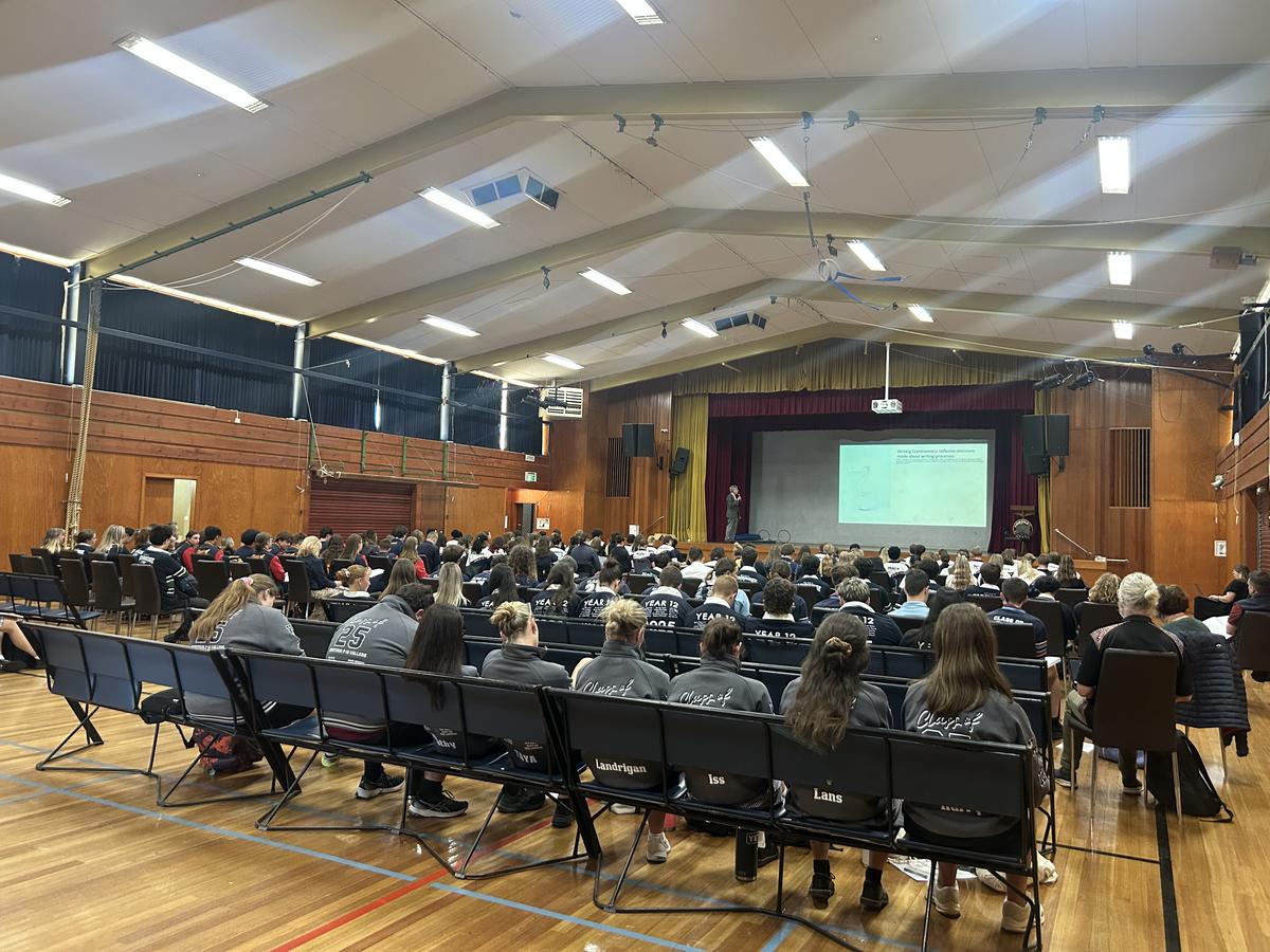 Horsham College Newsletter - Issue 3